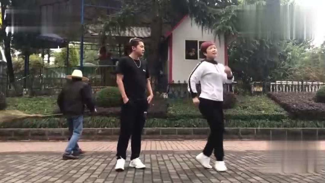 流行的一个舞蹈简单只有16步,慢动作一步一步分解教学