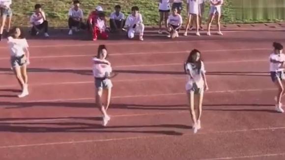 最好看的运动会开幕表演,这样的舞蹈你喜欢
