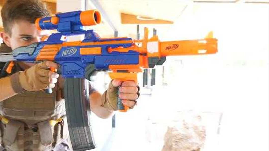 【真人fps】csgo游戏:兄弟别墅大作战,子弹落得满地都是