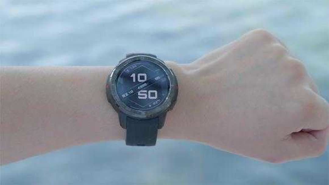 荣耀手表GS Pro体验:25天超强续航 引领潮流风尚