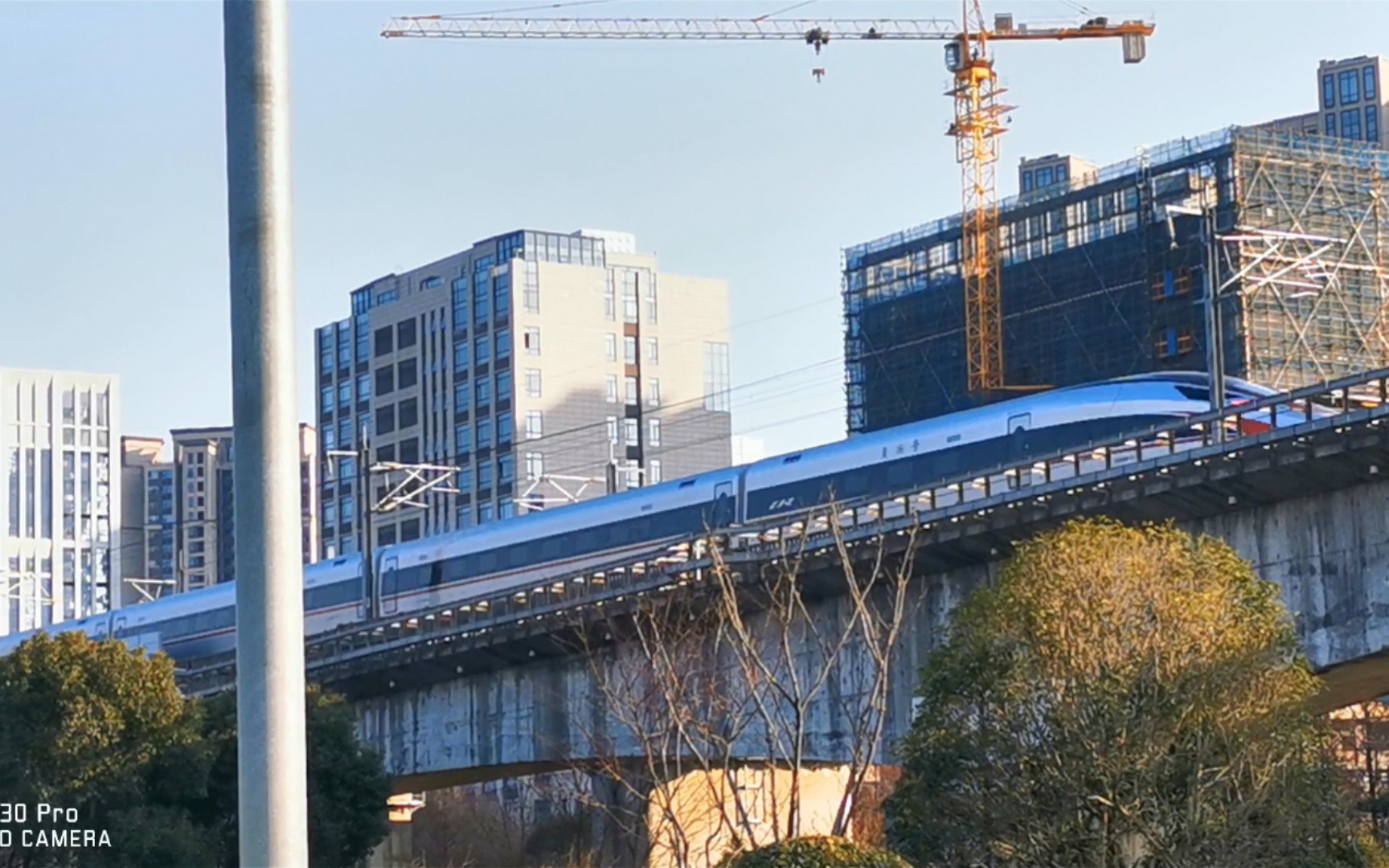 京沪高铁,非智能动车组版的G11次列车高速通过苏州北站!