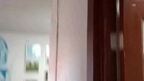 都供暖了暖气还是不热,听对门邻居说要放水,操作失误直接变成水灾!