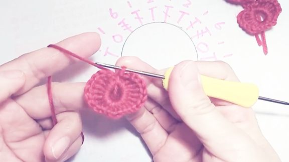 手工编织教程:钩织心型花边 一次性学会钩针基本针法