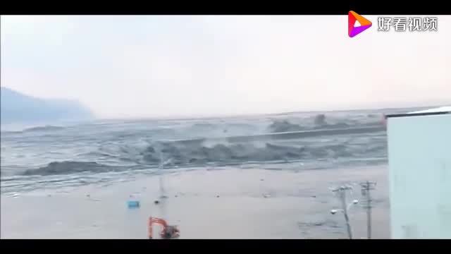 实拍:日本海啸灾难性破坏,整个城市都毁灭了!