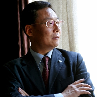 鲁百年博士 