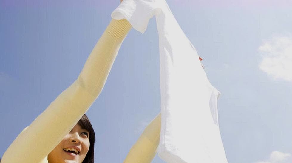 衣服总是发黄发霉怎么办?教你几招,洗完的衣服跟新的一样!
