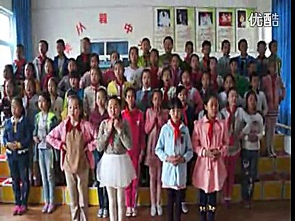 眉县第二实验小学老师指导合唱组活动