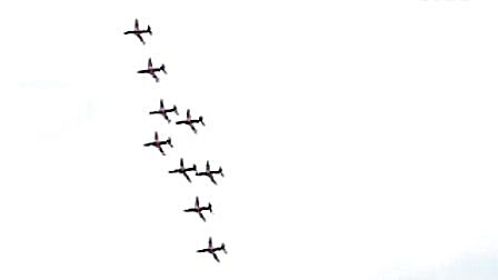红箭飞行表演队空中编队飞行表演