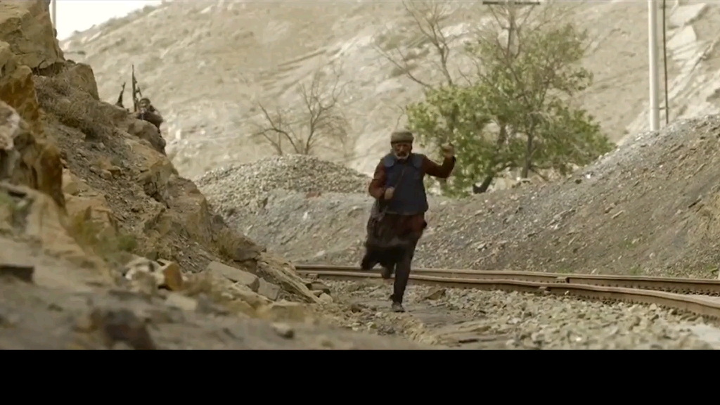 《万里归途》首映获赞:真实还原海外撤侨故事,这次没有假大空!