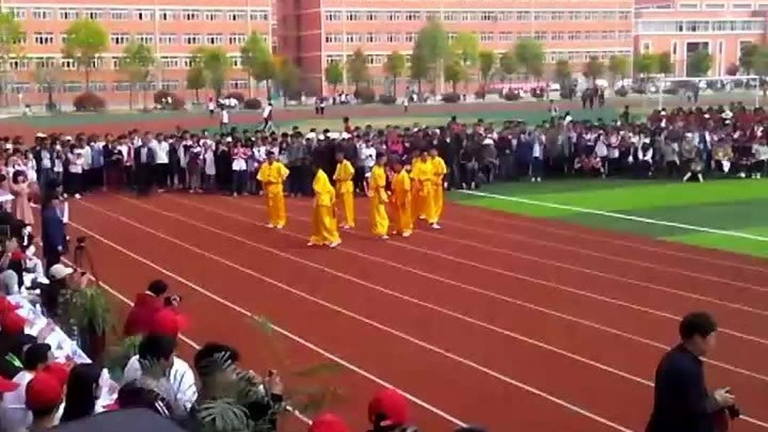 高中校运动会开幕式