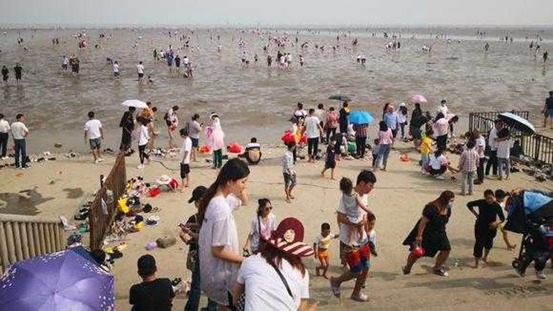 第一次来上海,看到眼前大海的样子? 网友们:这是上海吗?