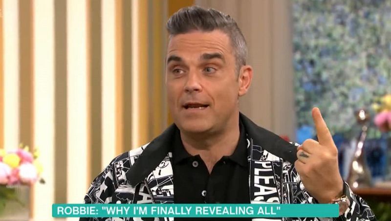 失了智?罗比解释世界杯开幕式比中指:倒计时一分钟