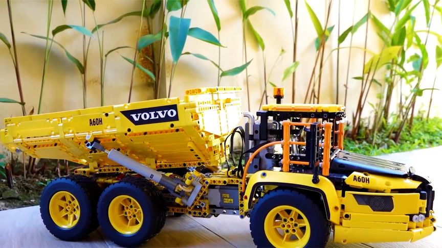 工程车小队拼装皮卡车玩具 新的小伙伴加入 工程车动画片大全