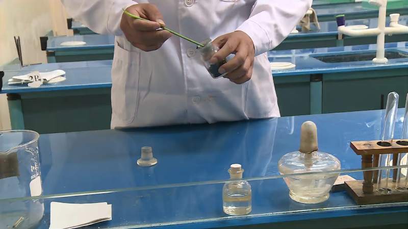 化学实验视频(九年级上册)带火星的木条燃烧