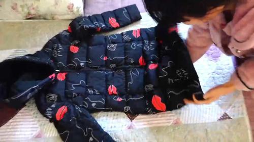 还不会叠羽绒服?教你3种方法巧收纳,叠的整齐不易散
