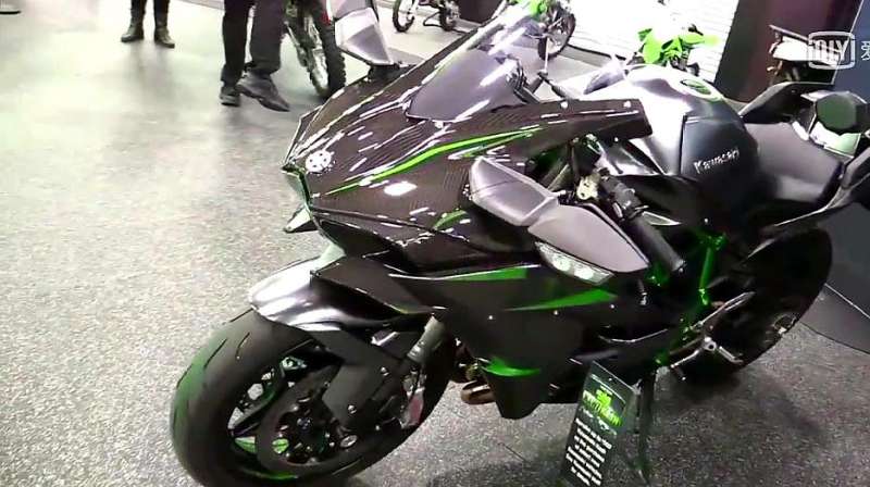 实拍2019款川崎H2摩托车,这台摩托车机友们怎么看!