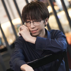 小歪导演 