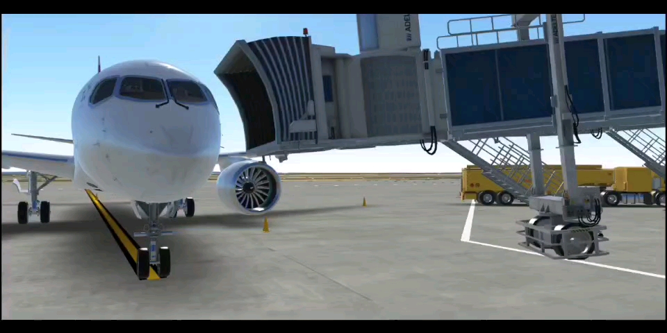 来看看刚入坑飞行游戏的女孩子飞的如何