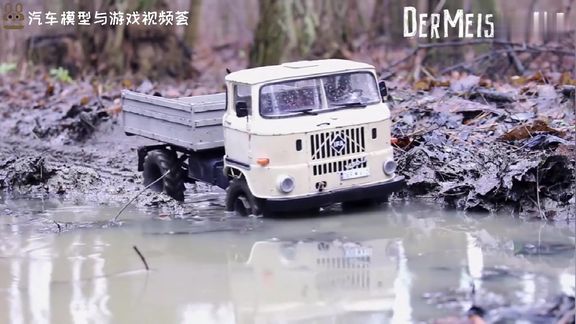 模型——遥控越野卡车在艰难越野