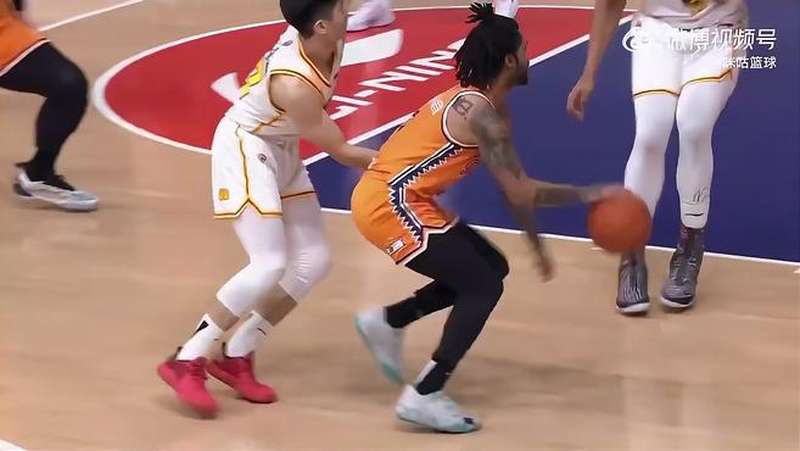 看CBA上咪咕 【球星高光】本土得分+篮板王!王哲林20+12第二阶段...