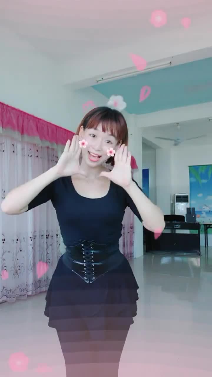 1分钟长视频幼儿舞蹈《祖国的花朵》送给大家!喜欢就点小心心支持一下哦!么么哒!