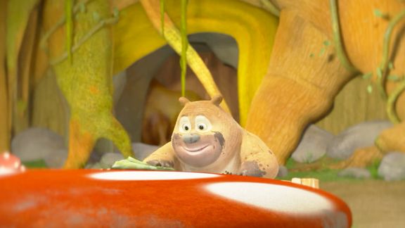 熊熊乐园:熊二帮擦桌子,但全身脏脏的,被妈妈带去洗澡