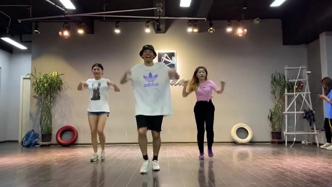 【嘻哈街舞】普昕 简单好看的《你的微笑》hiphop完整版 【eve舞蹈...