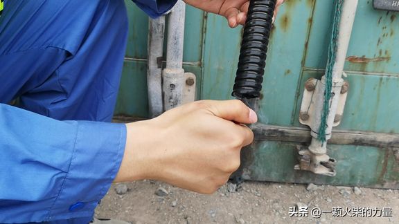 工地现场实验,阻燃金属软管燃烧实验