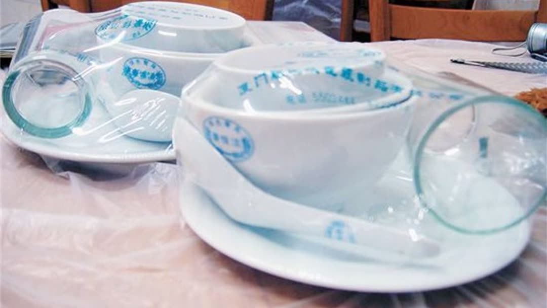去饭店吃饭,需要用开水烫餐具吗?好多人理解错了,早知道就好了