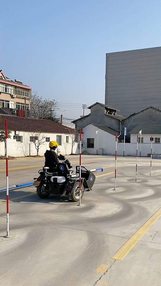 考试最容易过的摩托车d证