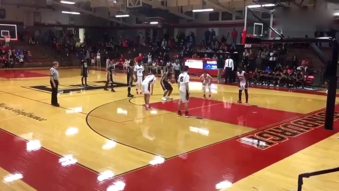 0.5秒绝杀, 篮球场上最远投球, 随手一掷准确无误