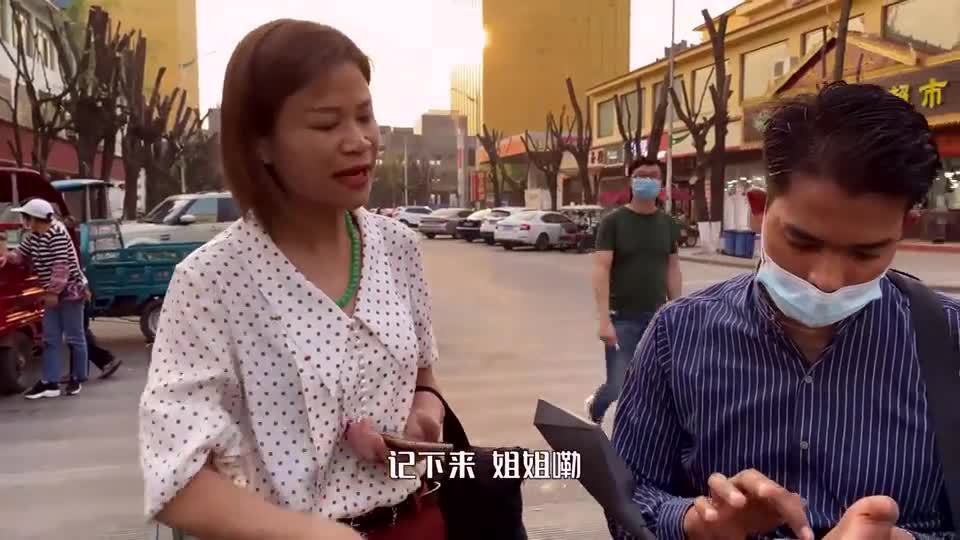 缅甸过来80条翡翠手镯,货主还没反应过来,小姐姐直接全部拿下