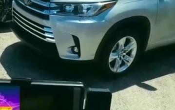 夏天里,黑色车比白色车更热吗?停车场用红外线测温仪试试就清楚