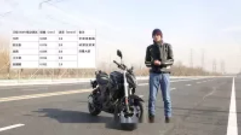 《摩托车》杂志车评:这么多使用500发动机的车,为什么要选无极500R!