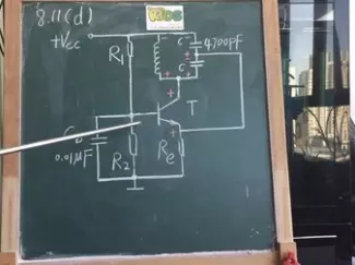 模拟电子技术基础(童诗白第四版)习题8.11(d)答案视频