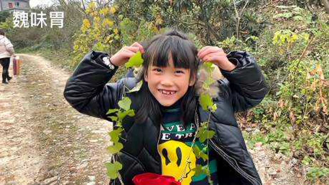 这个季节自然生长的丝瓜,味道有点甜,超级下饭,吃着真过瘾