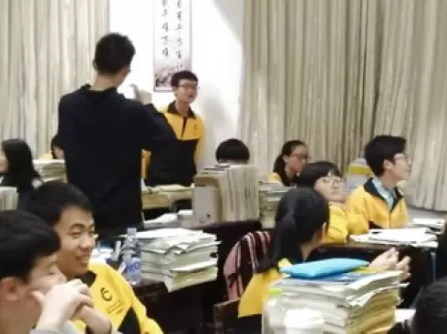 湘潭凤凰中学214班(高三)主题班会实录