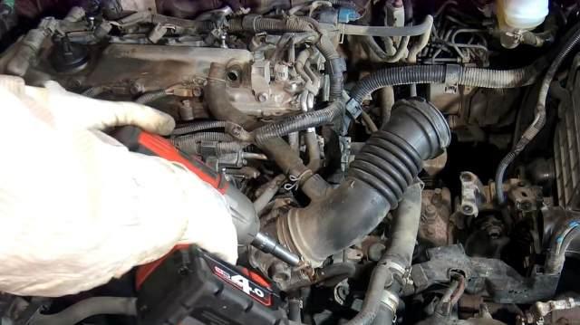 一台二手车总觉得有毛病,拆开一看原来是节气门出了问题