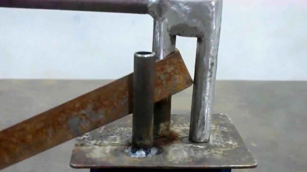 高手就是高手,折弯工具都自己制作,成本不过才十几元