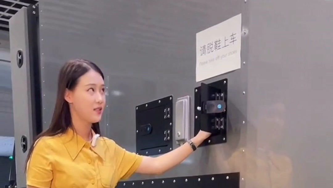 中国重汽汕德卡房车升级啦!可以上蓝牌