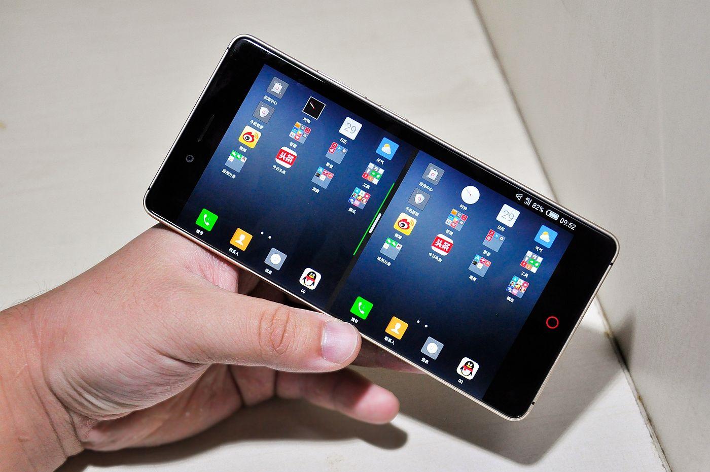 教你一招,把手机屏幕一分为二,一边看电影一边聊微信