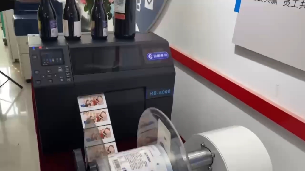 PrecisionCore串行式喷墨打印机 独有的墨滴补偿技术 高品质彩色标签...