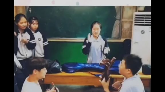 班主任:现在的学生真是多才多艺。