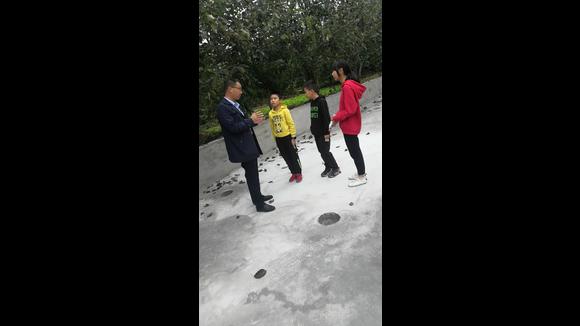 社会科技:从小培养,争坐现代农业职业农民。为社会化项目服务。