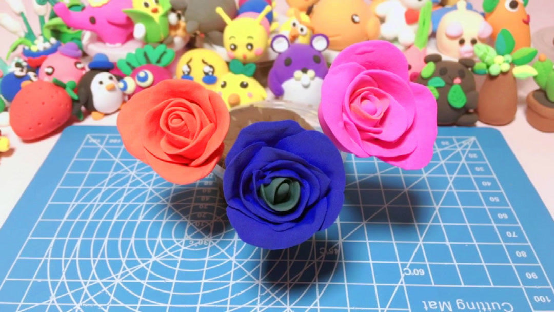 粘土手推花瓣制作简单易学的粘土玫瑰花教程,你学会了吗