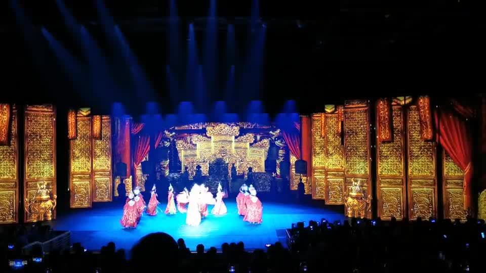 舞台现场效果,仿佛进入了古代宫殿