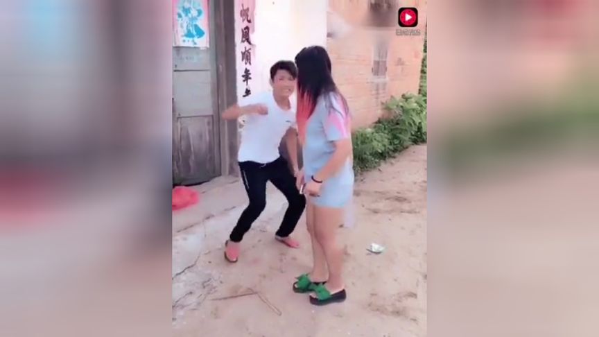 天不怕地不怕就怕这样的人 我不信你不笑
