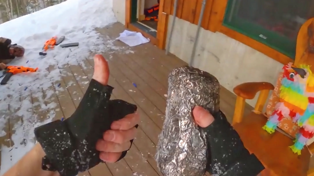 真人CS:潜伏者已到位,准备安放炸弹!