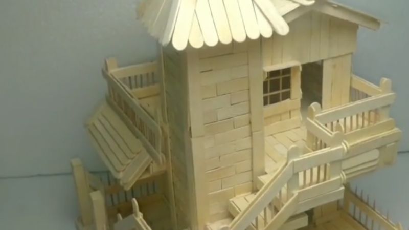 牛人用冰棒棍制作房子(一),大人和孩子一起制作才更有趣!