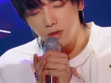 华晨宇, 歌手《我管你》真我版。超级热热